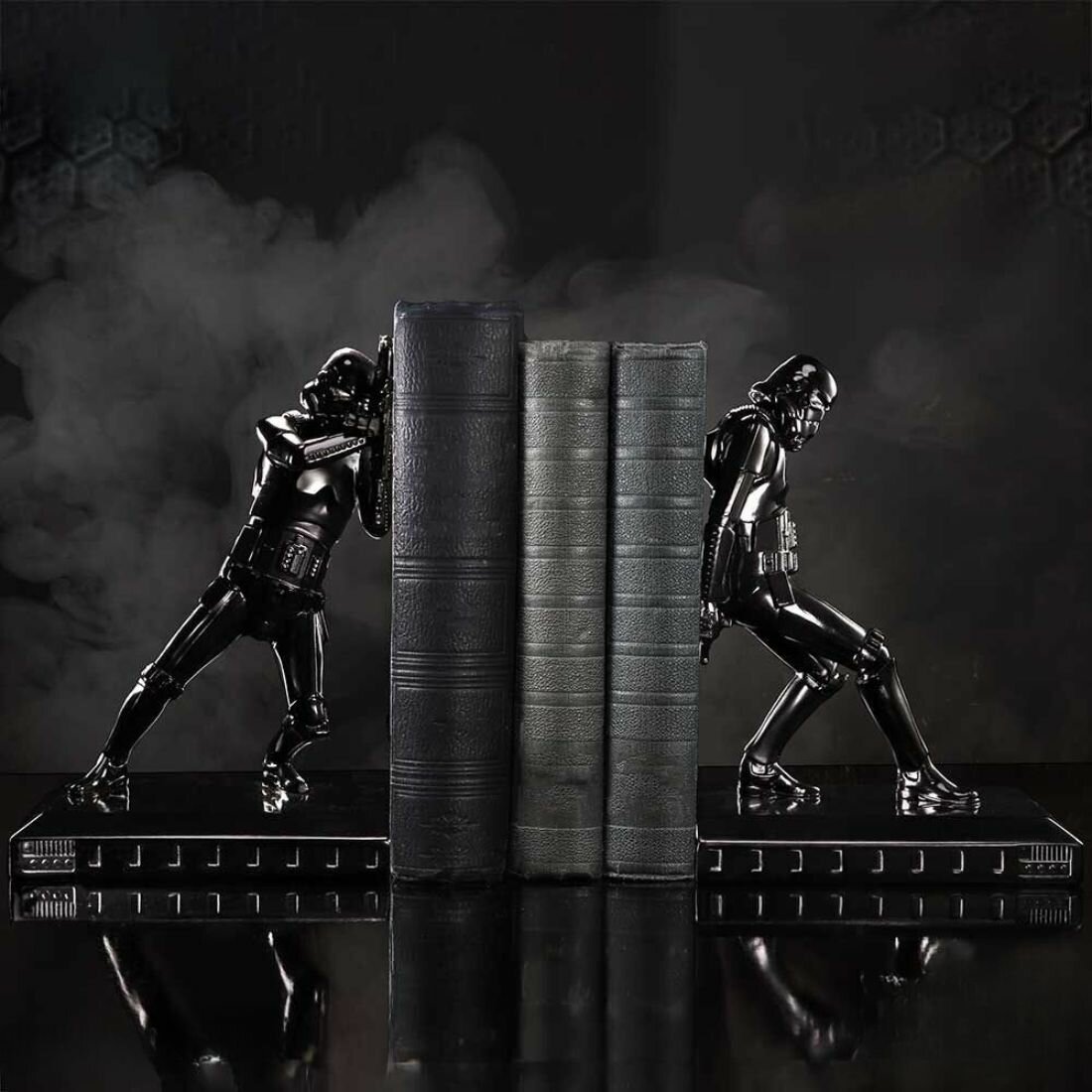 Книжные упоры "Штурмовики-тени"