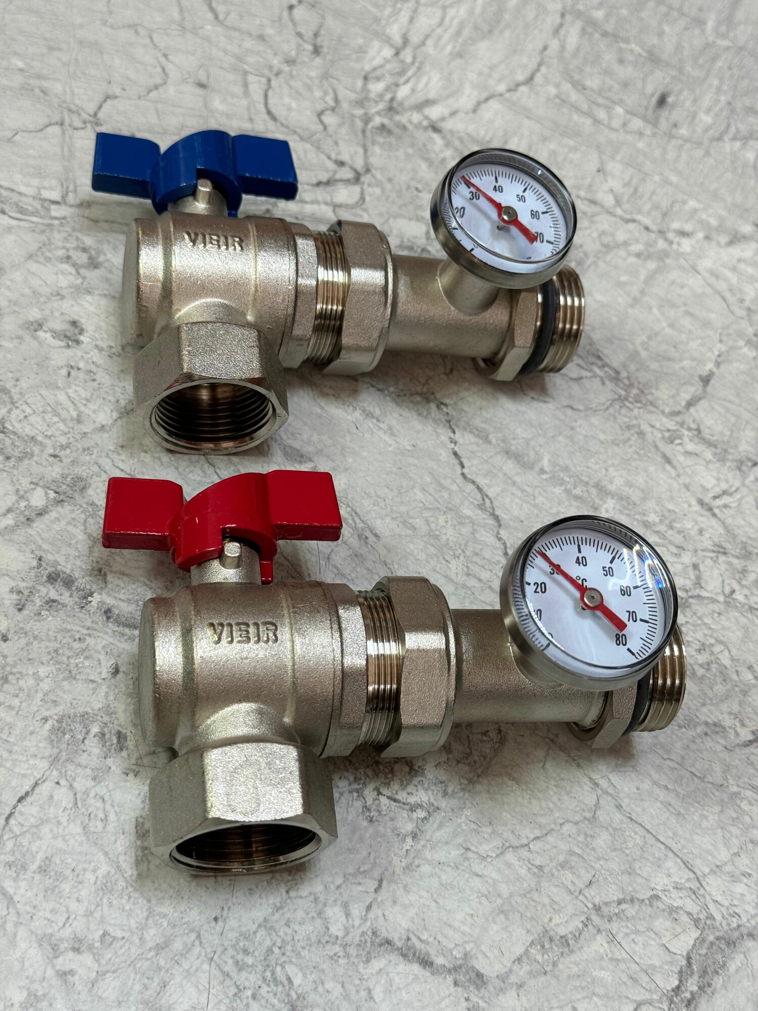 Кран шаровой коллекторный 1"х1" угловой с термометром (пара) Vieir