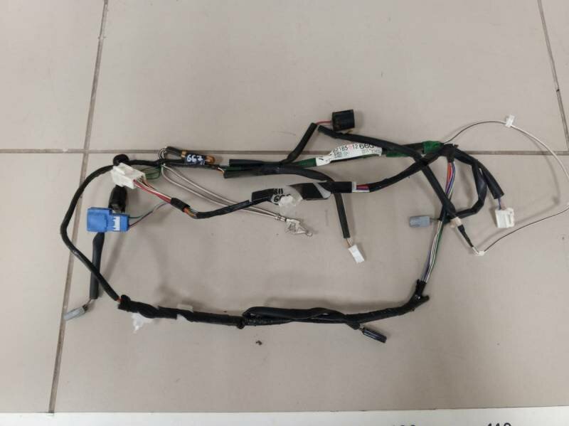 Проводка двери Toyota Auris E150 2006-2012 кат.номер: 8218402140