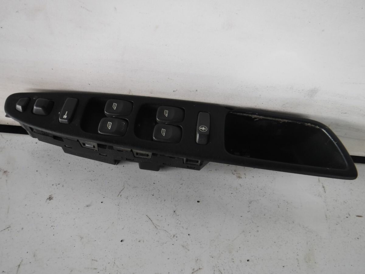 Блок управления стеклоподъемниками Volvo V40 I рестайлинг (1999—2004) 30889747