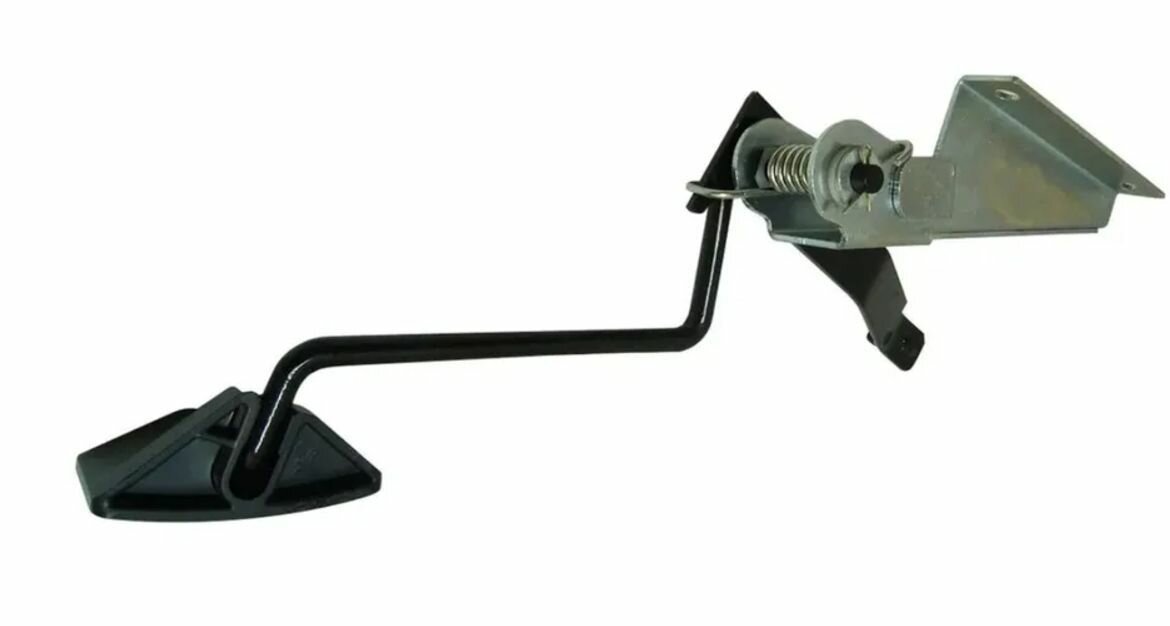 Педаль газа ВАЗ 21073 инжектор в сборе с кронштейном