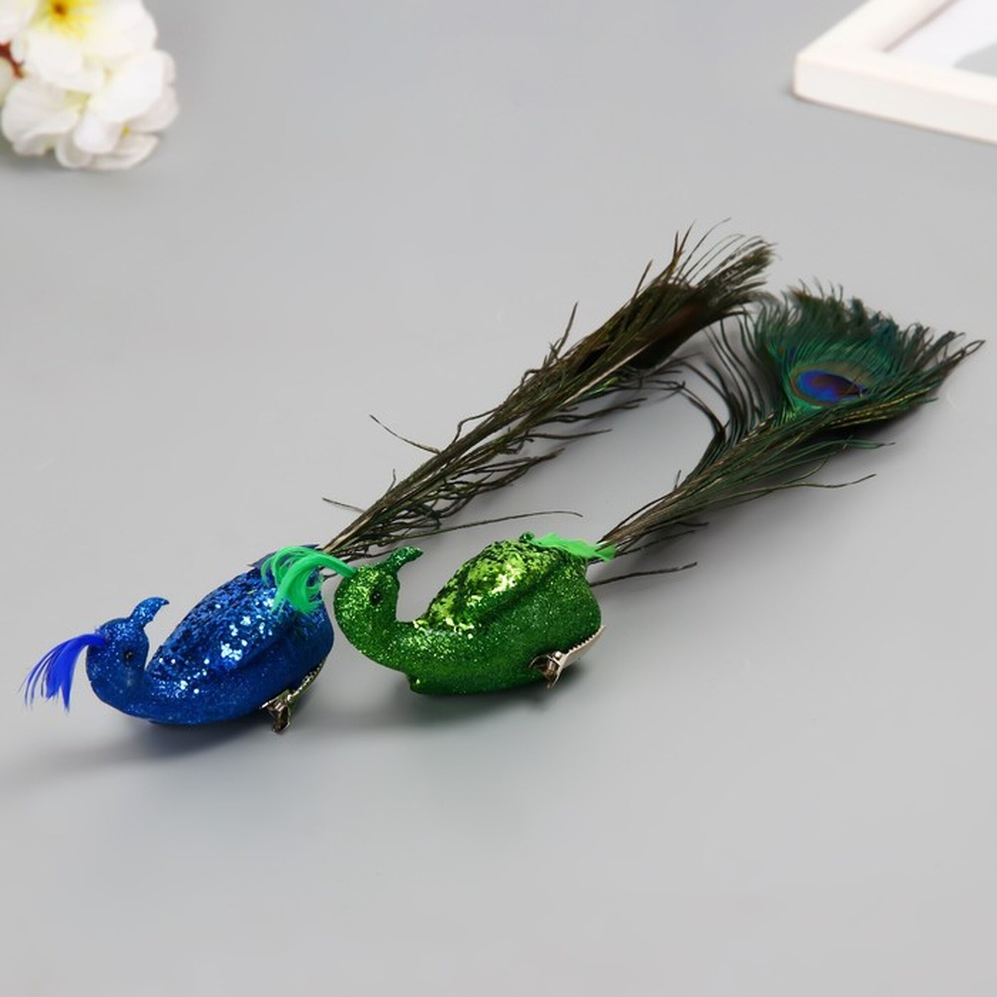 Фигурка-пушистик, декор на прищепке «Тропическая птица с пером павлина», 5.5×8×35 см, микс