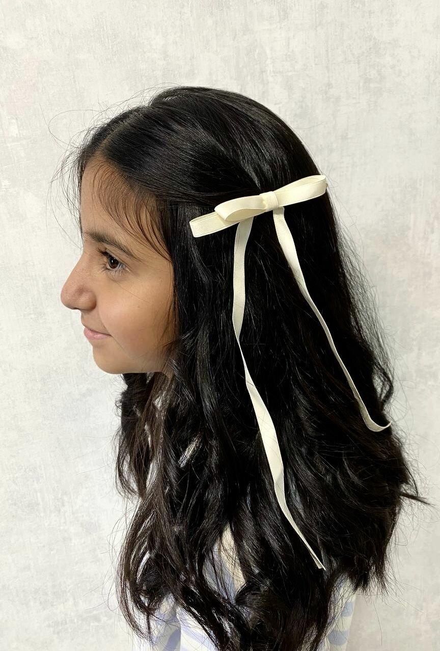 Бант лента атласная на заколке для волос корейский стиль, цвет бежевый молочный, набор 2 шт, 11*24 см SY