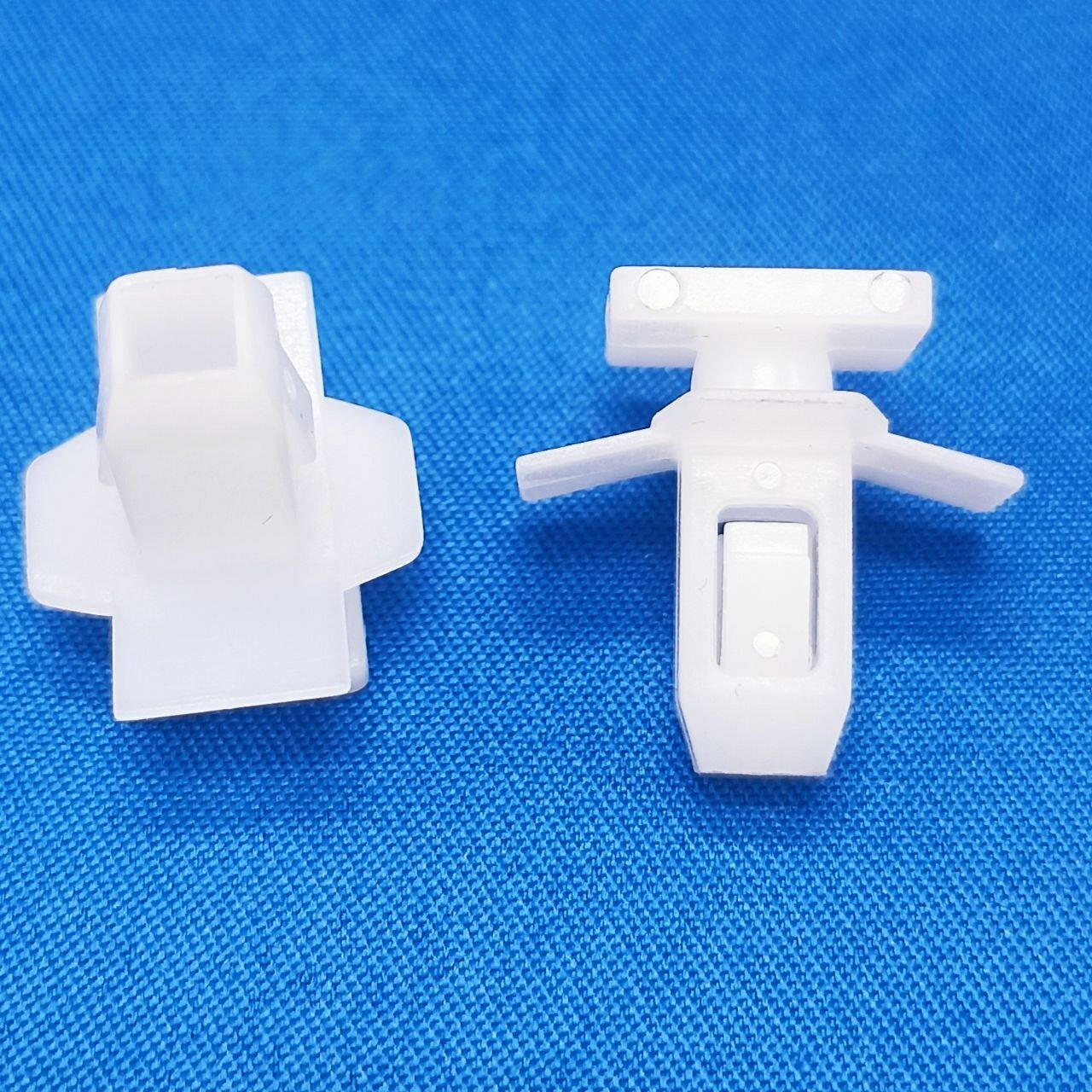 Клипса реснички фары 57160FC010