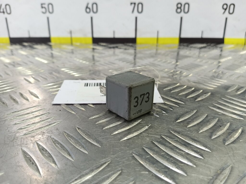 Реле Б/У для Volkswagen 8D0951253A