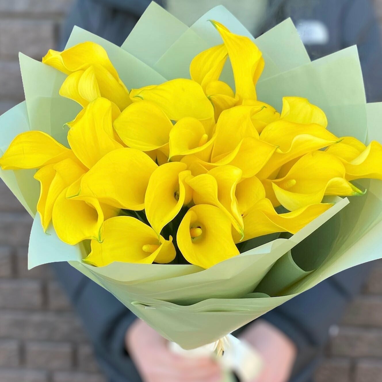 Букет из желтых калл 29 шт, красивый букет цветов, шикарный, премиум цветы, премиум букет