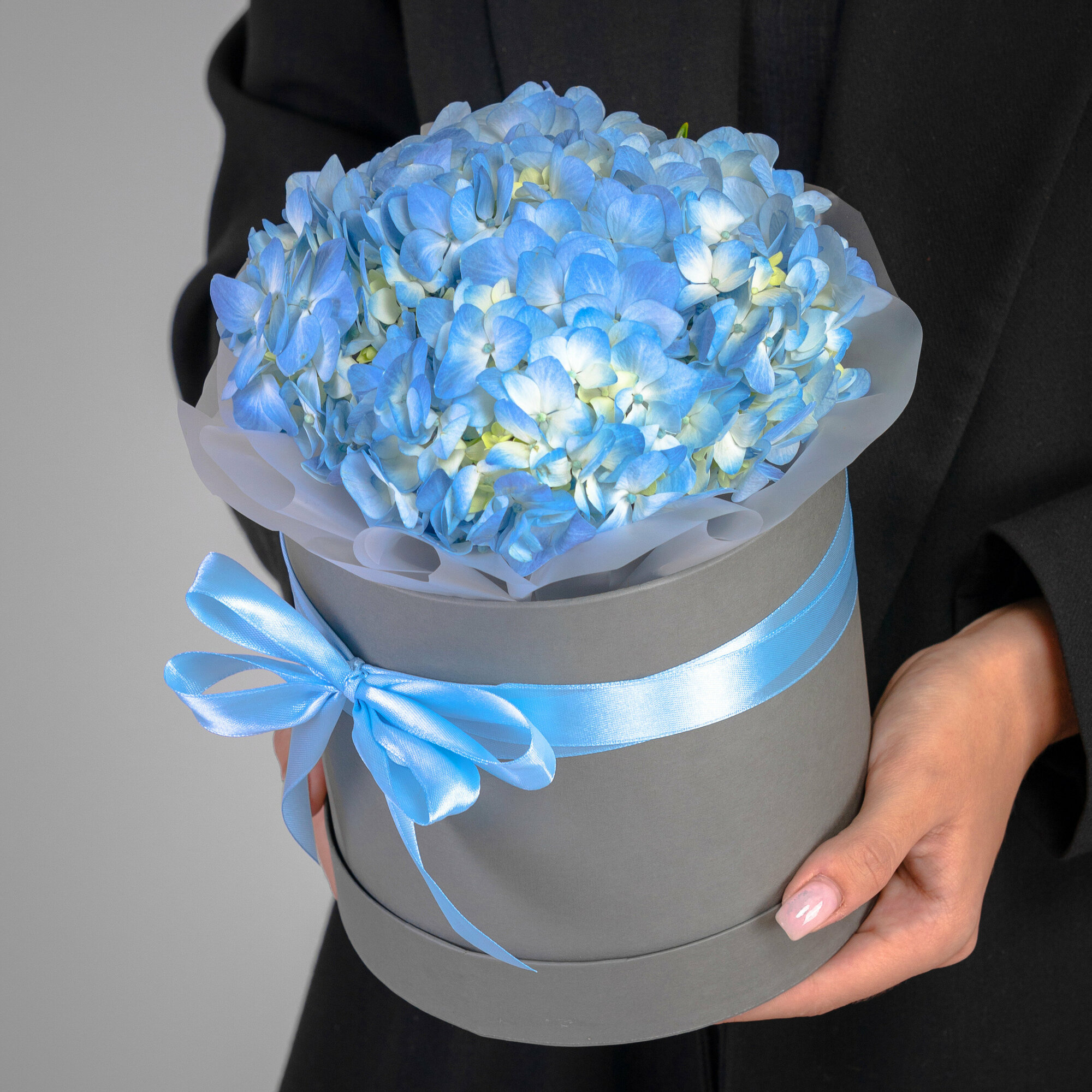 Композиция Мегацвет24 "Голубая Гортензия", 1 шт, в шляпной коробке