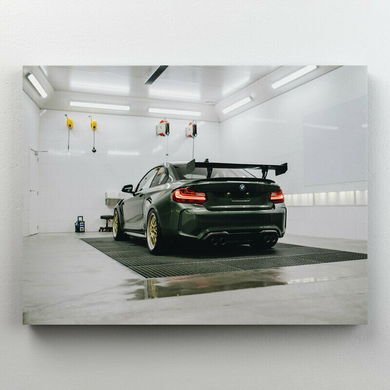 Интерьерная картина на холсте "БМВ М4 спойлер", размер 60x45 см
