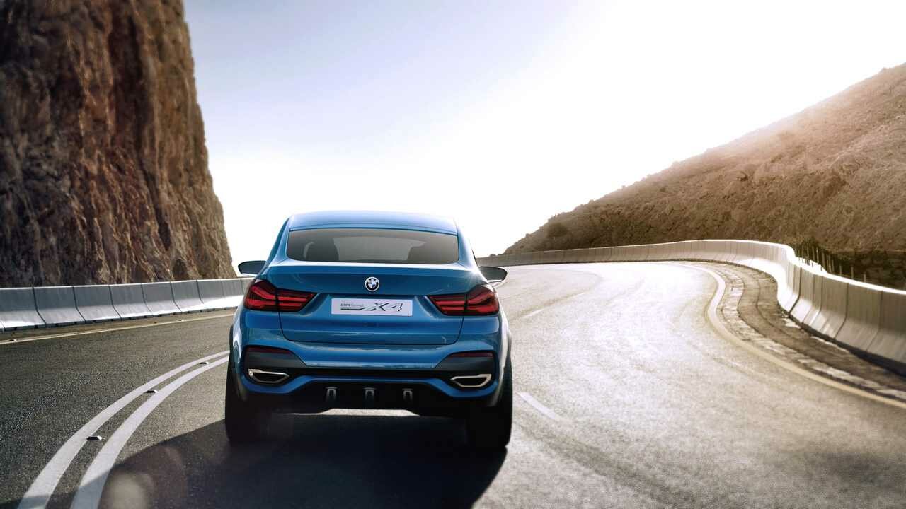 Картина на холсте 110x60 LinxOne "Асфальт В движении Вид сзади" интерьерная для дома / на стену / на кухню / с подрамником