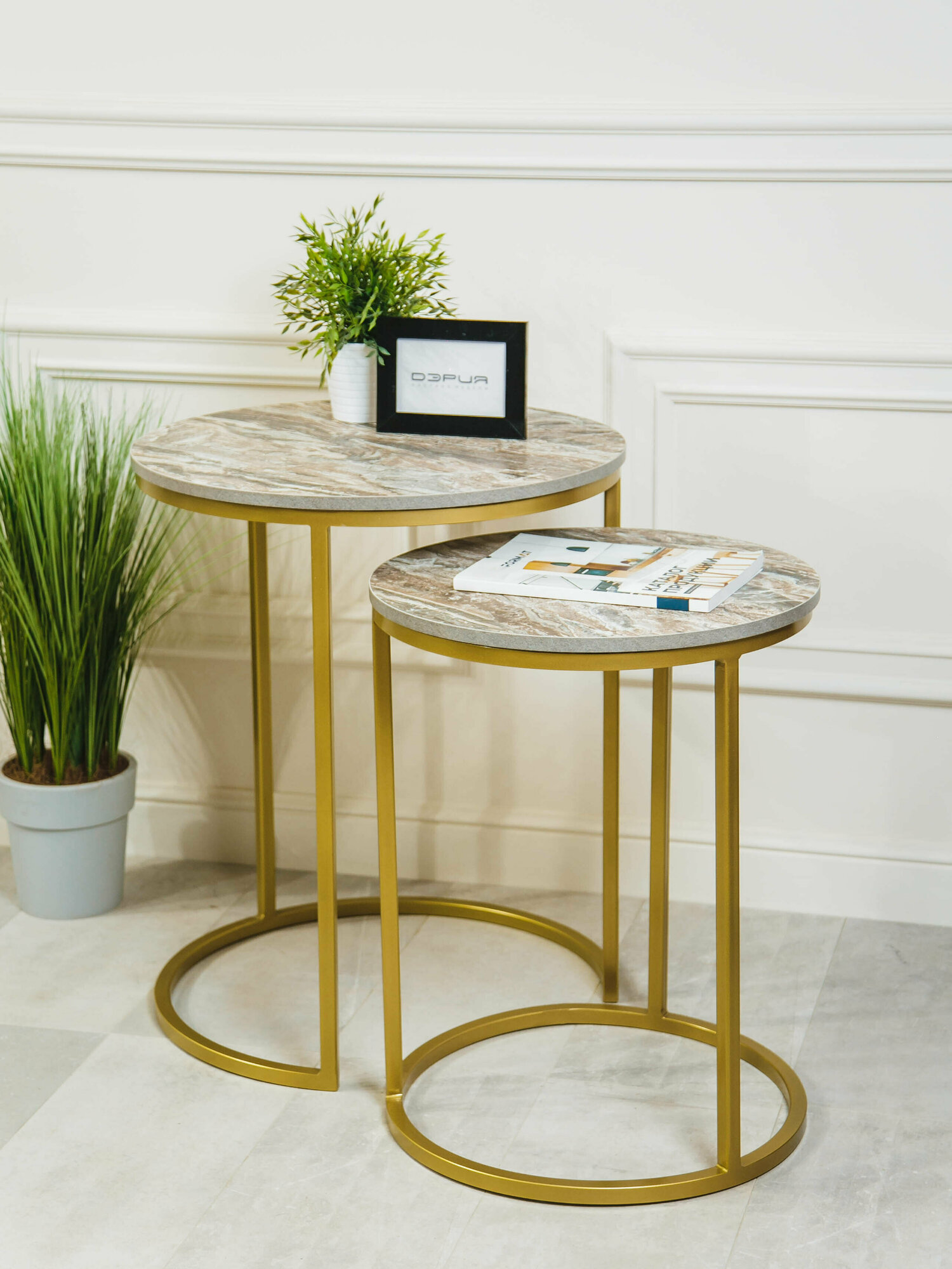 Набор столов журнальные круглые с железной ножкой в прихожую, гостиную, спальню, стильный, интерьерный, современный