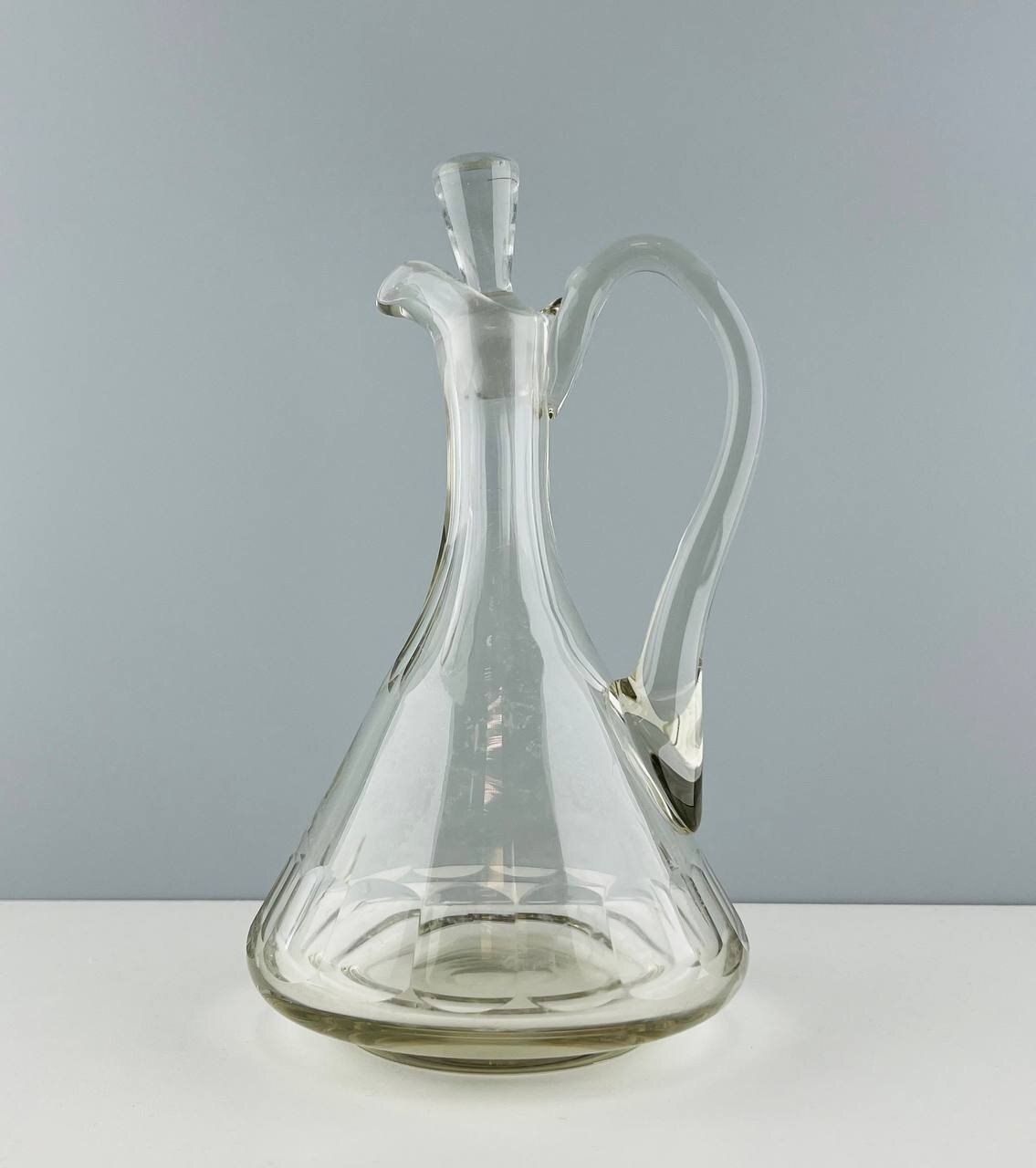 Старинный графин "Статный". Стекло. СССР, 1930-е.