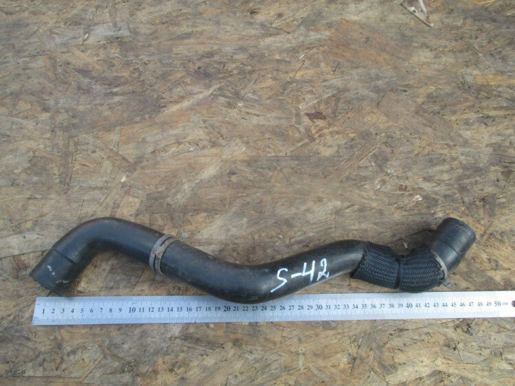 Шланг охлаждения 2027843, BV618260KE Форд Фокус 3 S42, S45 на 2.0 литра