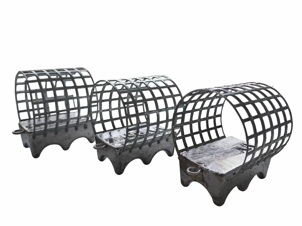 80гр./90гр./100гр. Набор кормушек фидерных без дна с грунтозацепом для реки с умеренным или сильным течением.