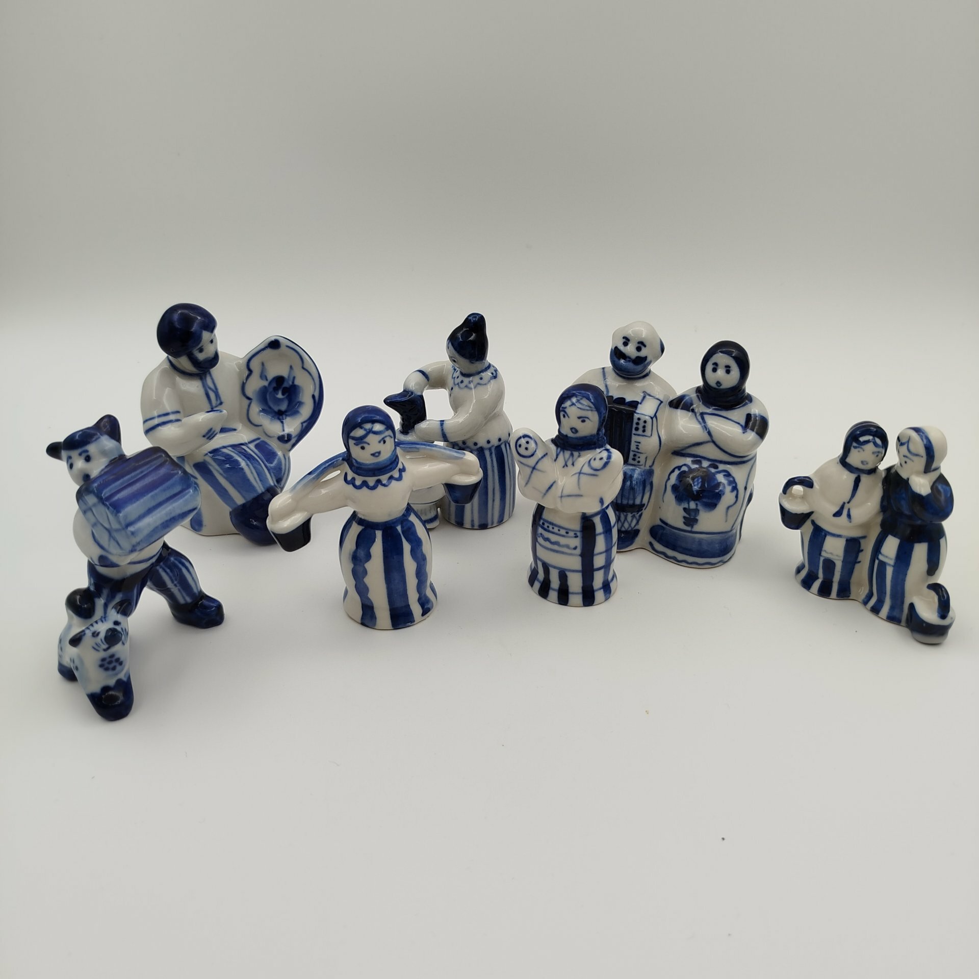 Набор статуэток "Деревенские типы" (7 шт.), фарфор, роспись