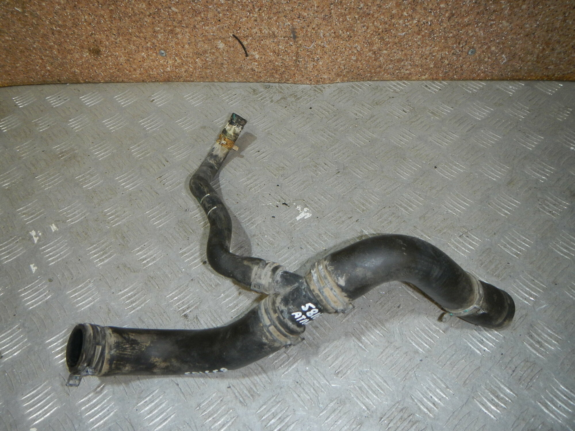 Б/У Патрубок радиатора, Geely (Джили)-ATLAS PRO (21-) GEELY ATLAS PRO (21-) Нижний. Без повреждений. 581658 GEELY арт. 20...