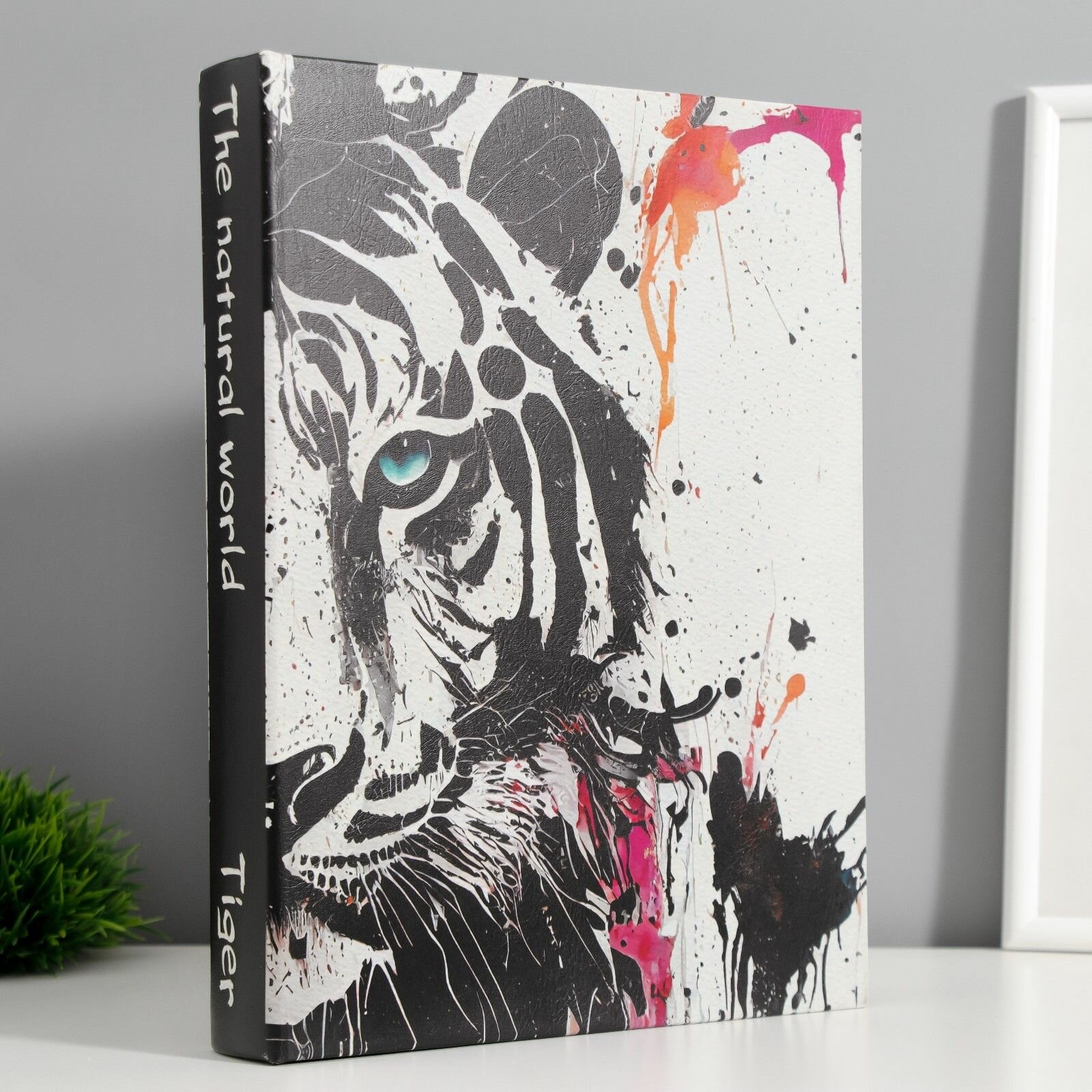 Шкатулка-книга Мир природы. Белый тигр , дерево, искусственная кожа, 28.5 22 4 см