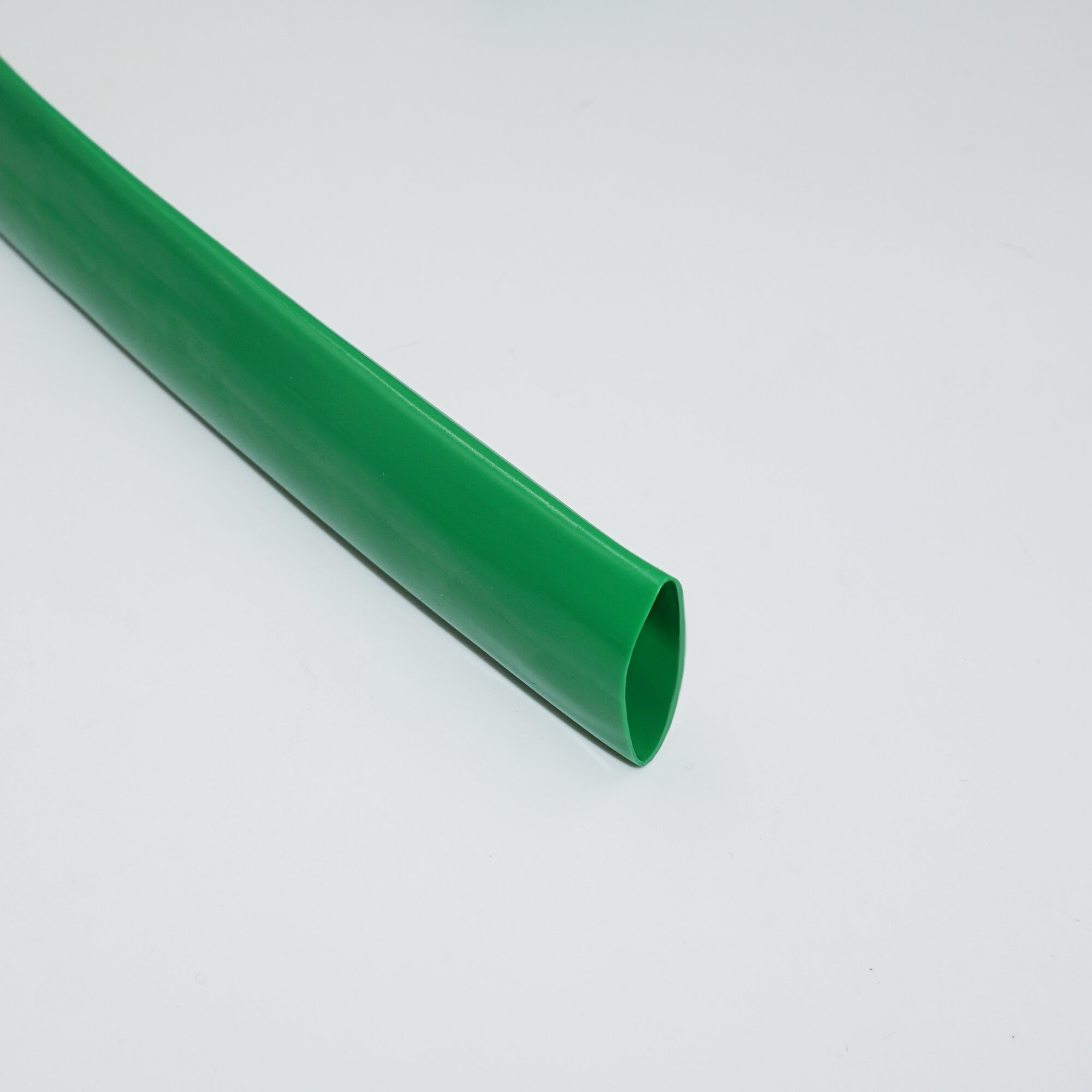 Трубка термоусаживаемая ТТЭ-С 16/8 зеленая (1 м)