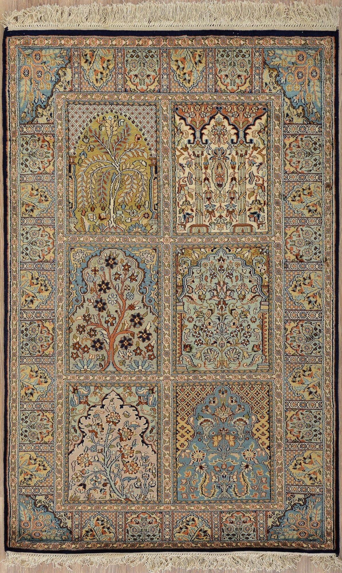 Индийский шелковый ковер ручной работы Kashmiri, Размер: 75х122 см.