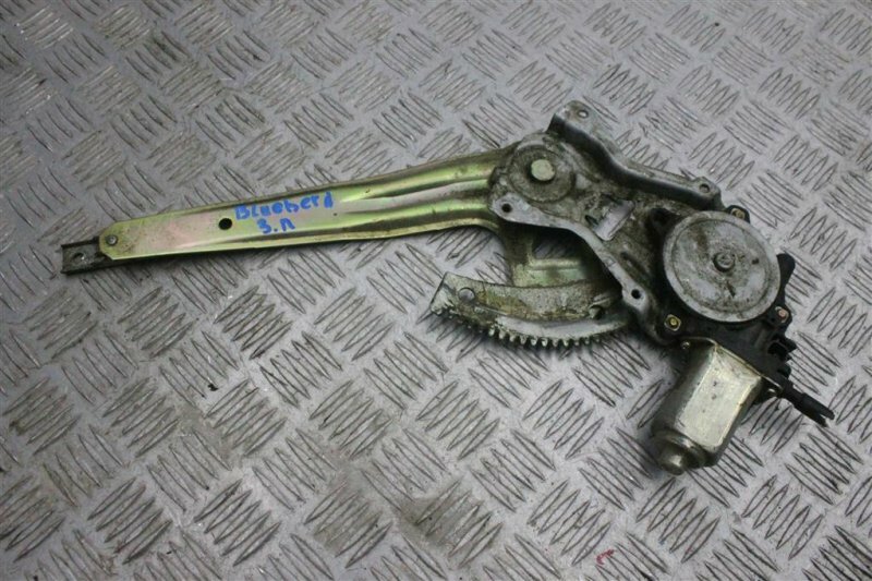 Б/У Стеклоподъемник электр. задний левый Nissan Bluebird Sylphy G10 / Ниссан Блюберд Силфи G10 1.5 QG15 90Л.С. 2000