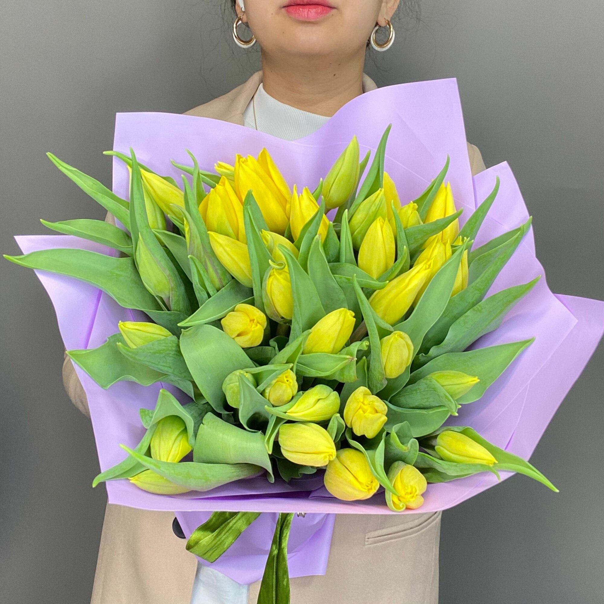 Желтые тюльпаны (тюльпаны), высота букета 40 см, ширина 25 см