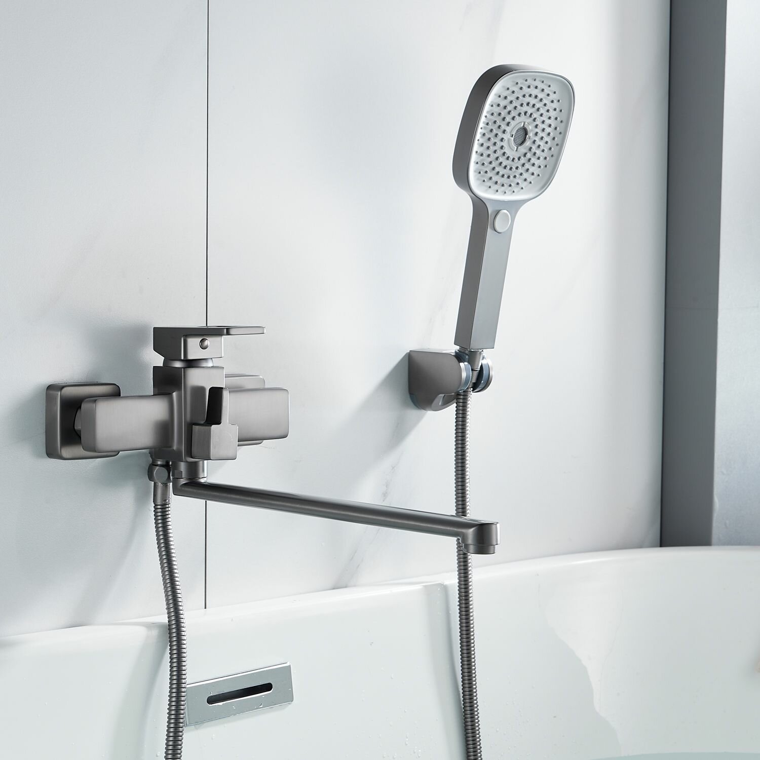 Смеситель для ванны Shevanik с поворотным, длинным изливом, оружейная сталь