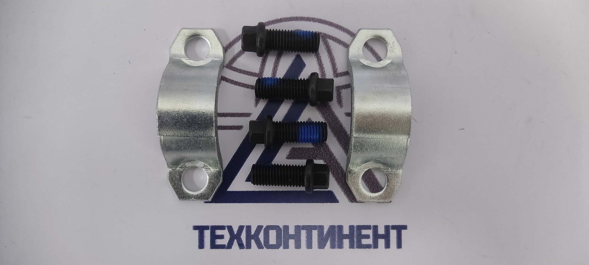 3-70-28x скоба крестовины комплект (2 скобы + 4 болта)на кардан CARRARO