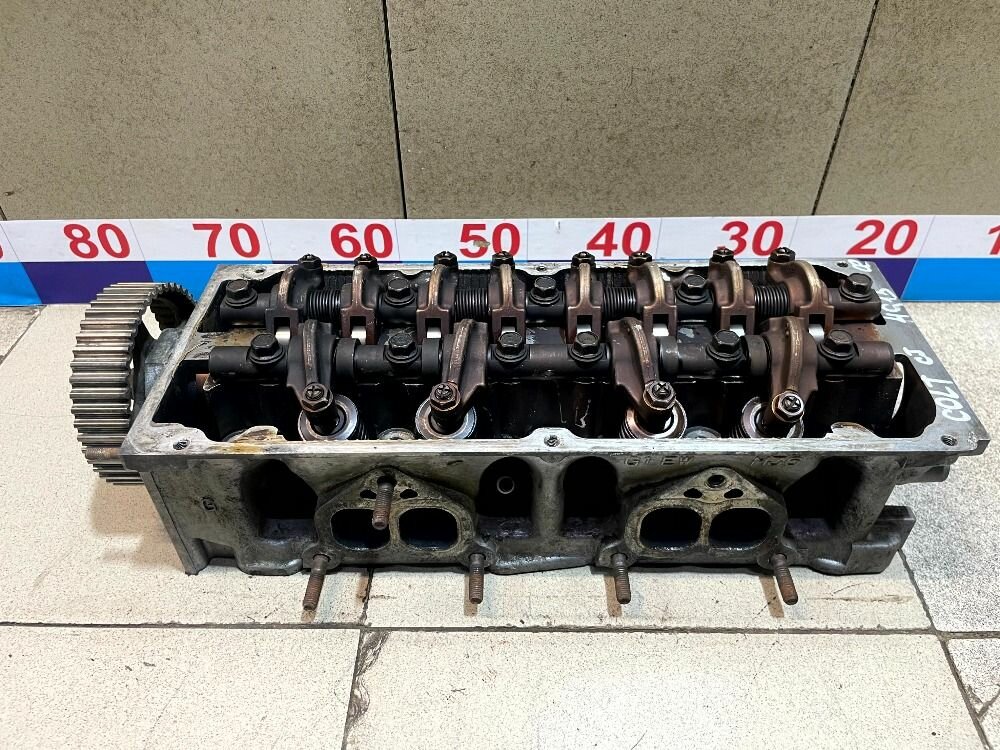 Головка блока цилиндров Mitsubishi Colt V MD350800