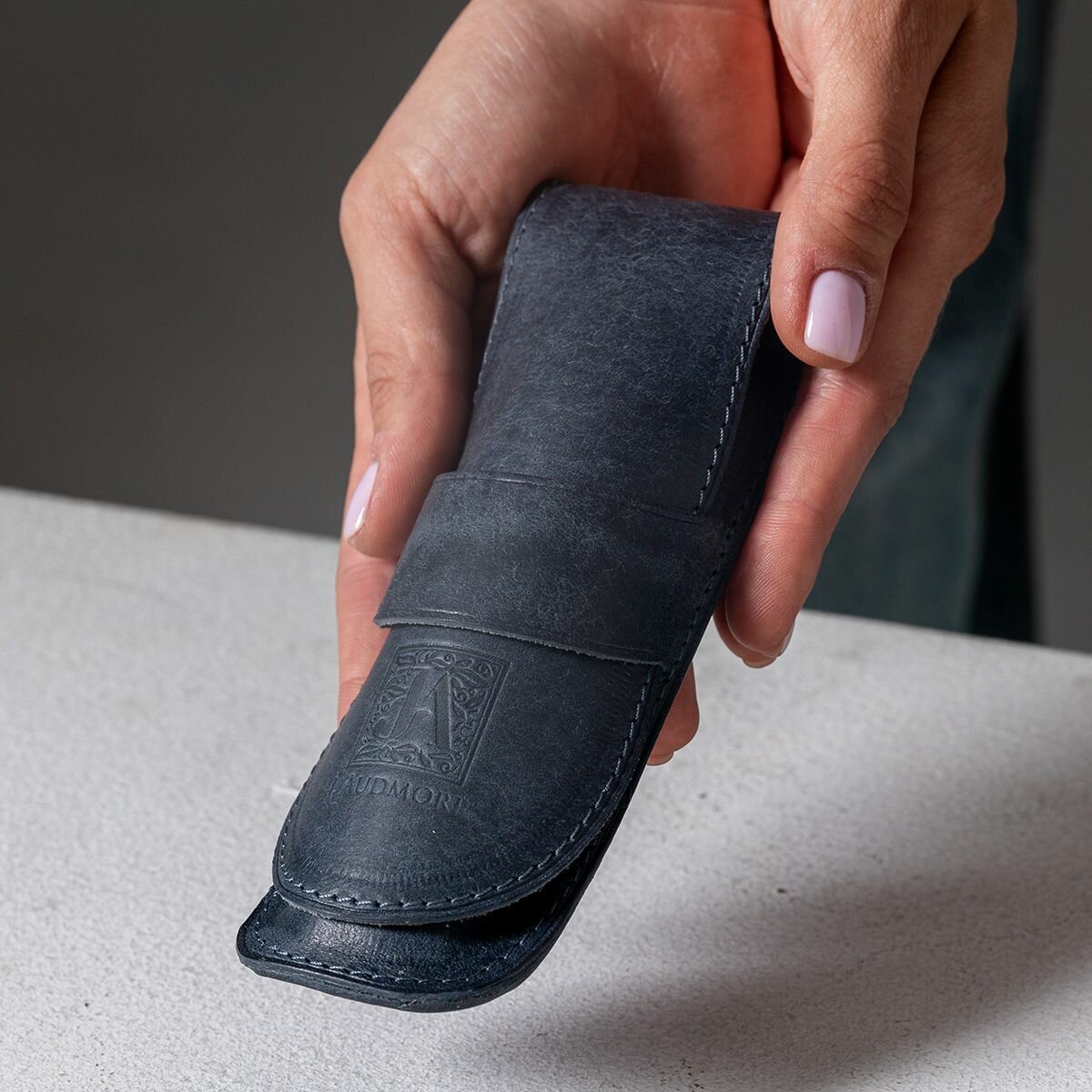 Чехол для ручек паркер, кожаный футляр для ручек, чехол для компактных очков Pembroke Blackberry, темно-синий, премиальная кожа Pueblo под старину