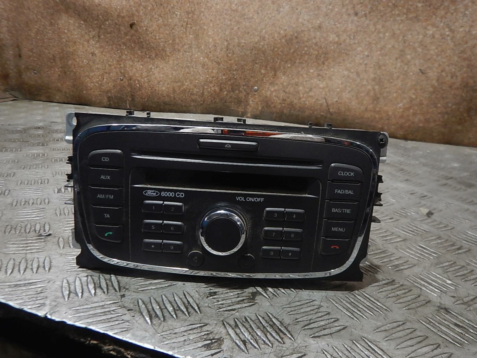 Б/У Магнитола, Ford (Форд)-FOCUS 2 (05-08) FORD FOCUS 2 (05-08) Без видимых повреждений. 457598 FORD арт. 7M5T18C815BA