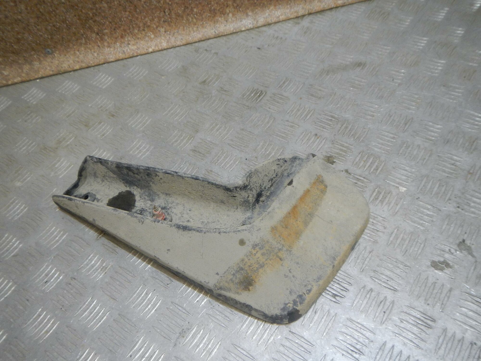 Б/У Брызговик задний левый, Opel (Опель)-ASTRA H (04-) OPEL ASTRA H (04-) универсал Царапины. 501844 GENERAL MOTORS арт. ...