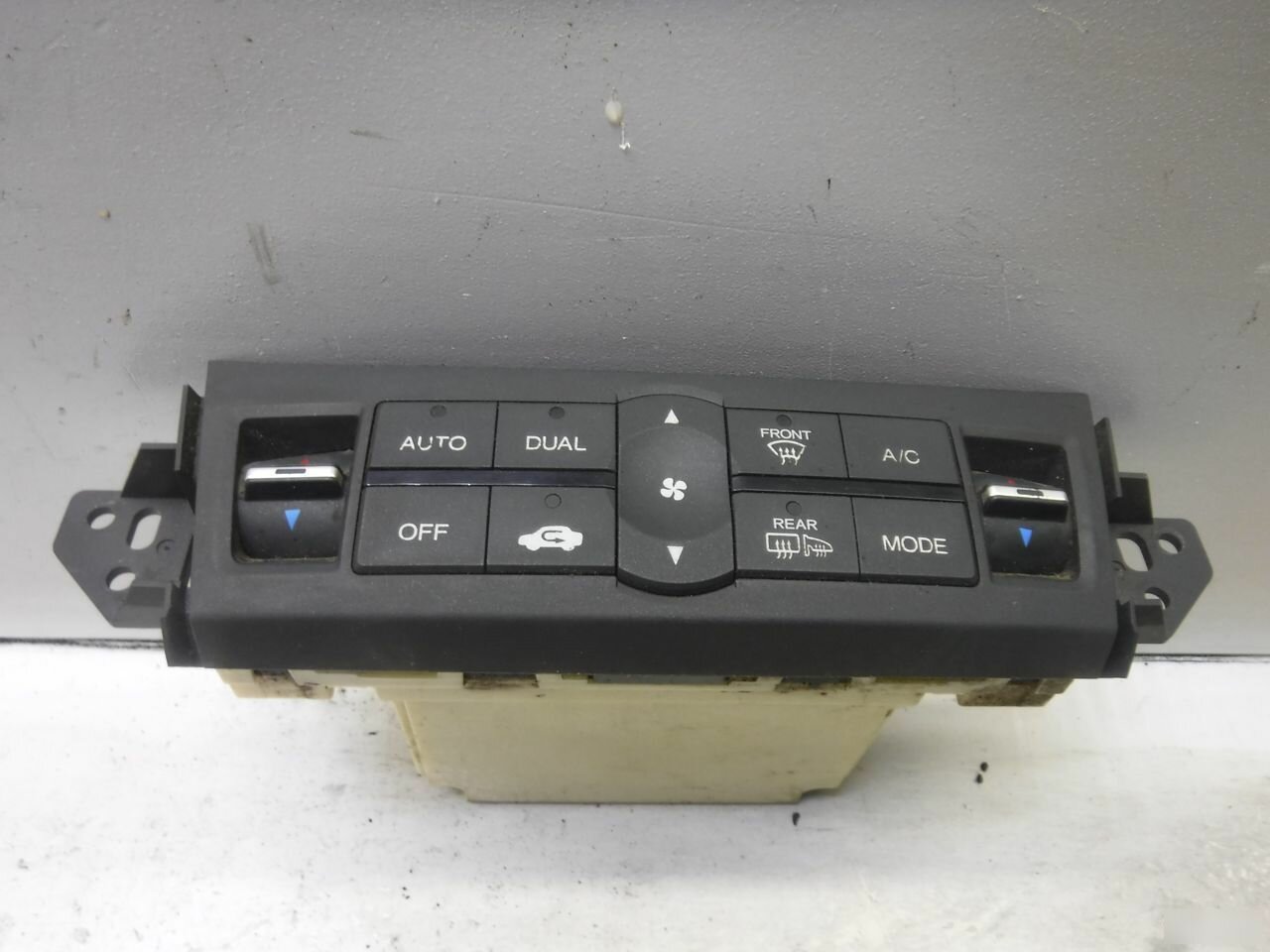Блок управления климатической установкой Honda Accord VIII (2007—2011) 79600TL2A41ZA