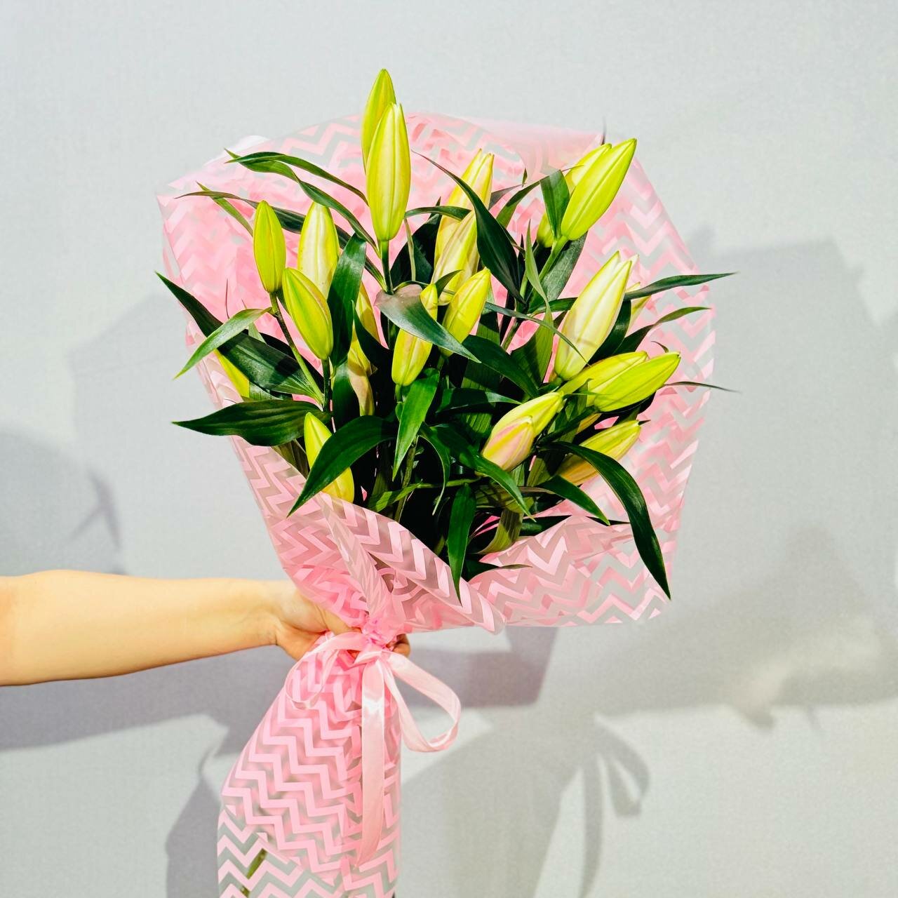 Лилии розовые 5шт