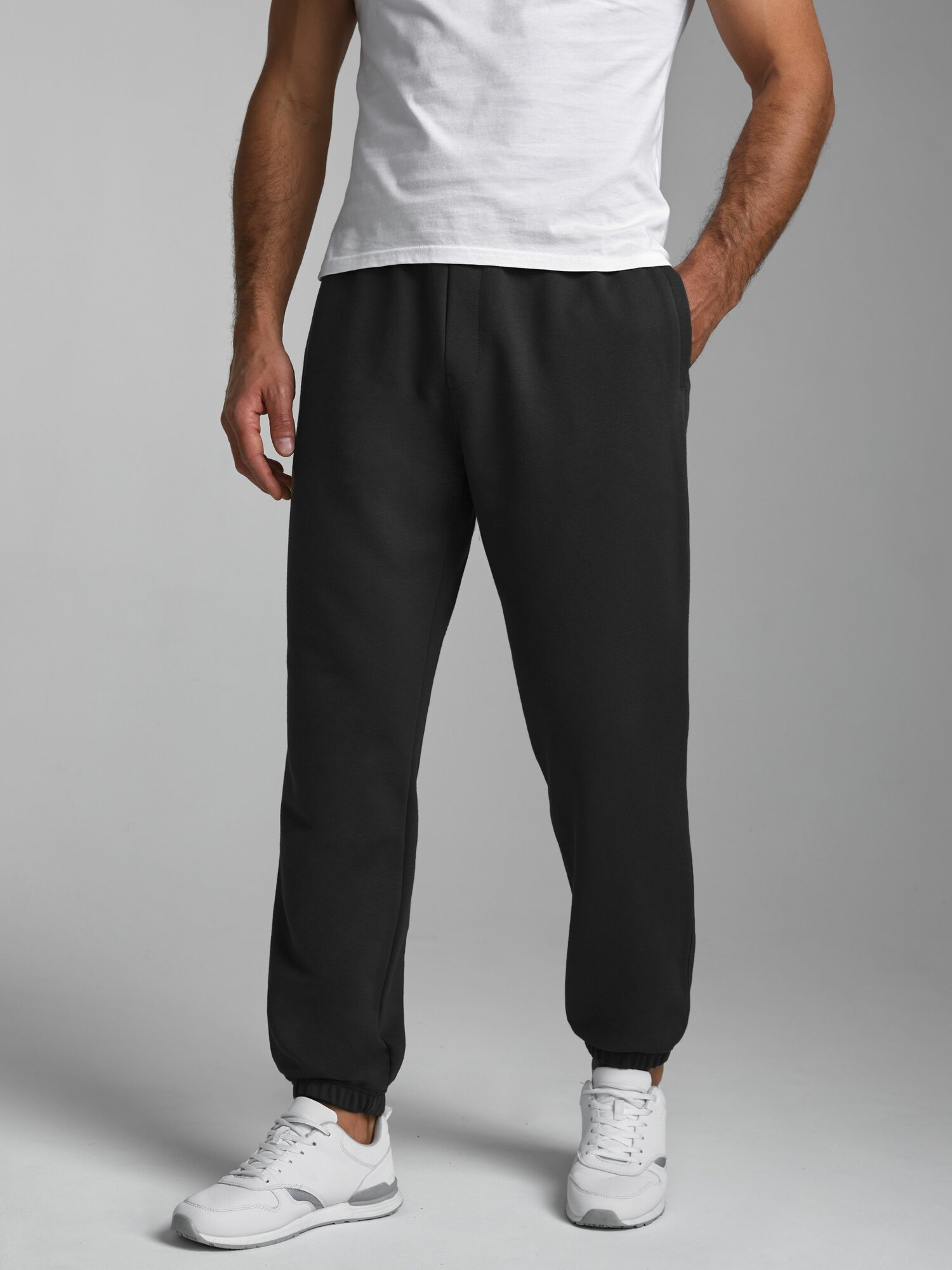 Брюки спортивные