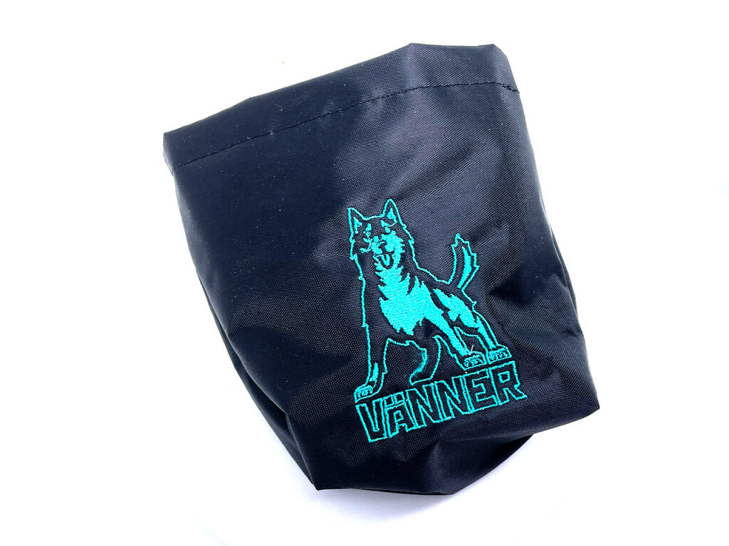 Сумочка для лакомства Vanner черная с вышивкой цвета морской волны