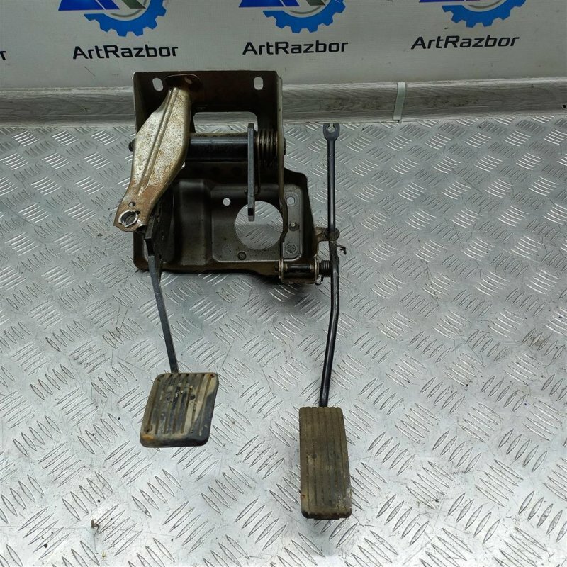 Б/У Педальный узел Mitsubishi Carisma DA / Мицубиши Каризма DA 1.6 4G92 90 Л.С. 1999