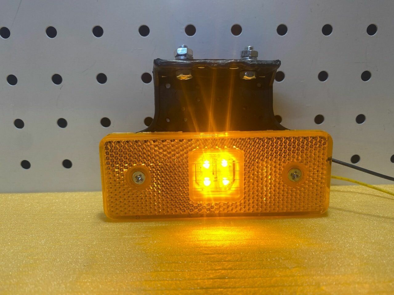 Фонарь габаритный LED Man Daf Scania Mercedes Volvo Renault