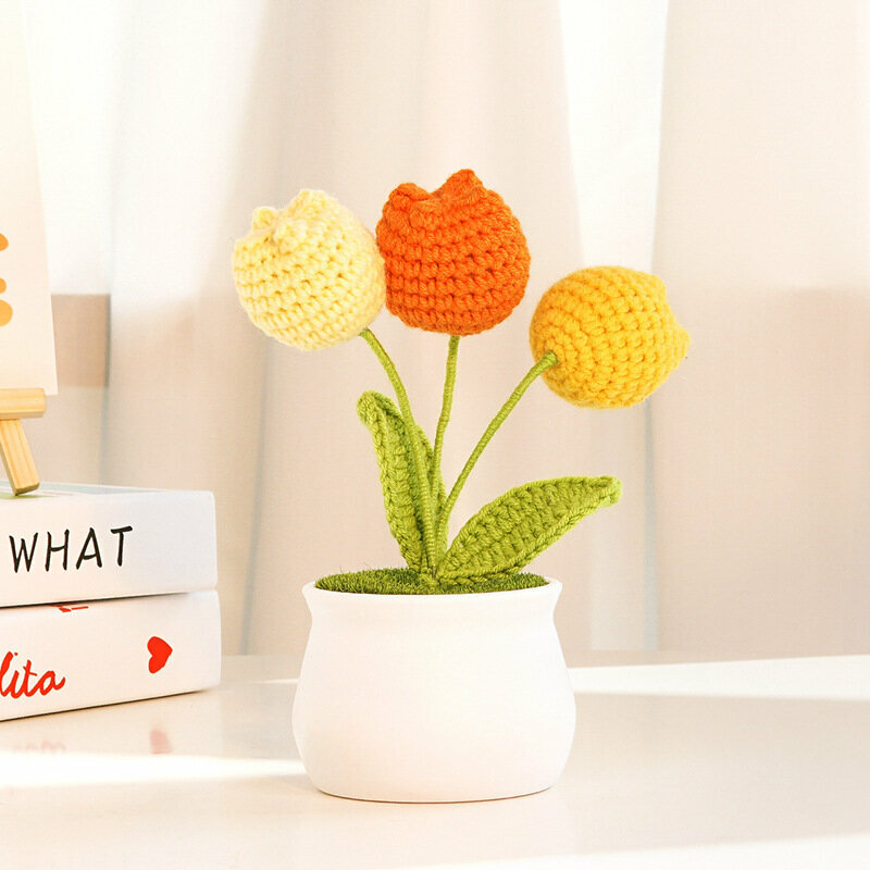 Вязаный горшок с тюльпанами (3 цветка, ручная работа, домашний декор)