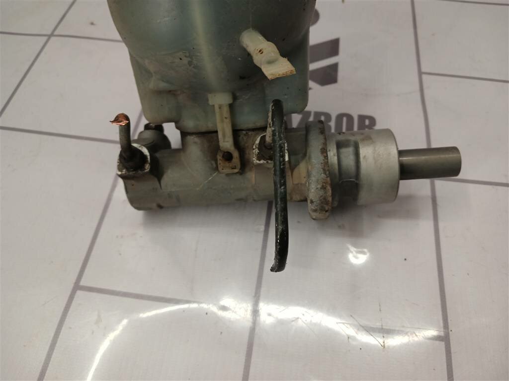 Цилиндр тормозной главный VW Golf 3 Vento 91-97