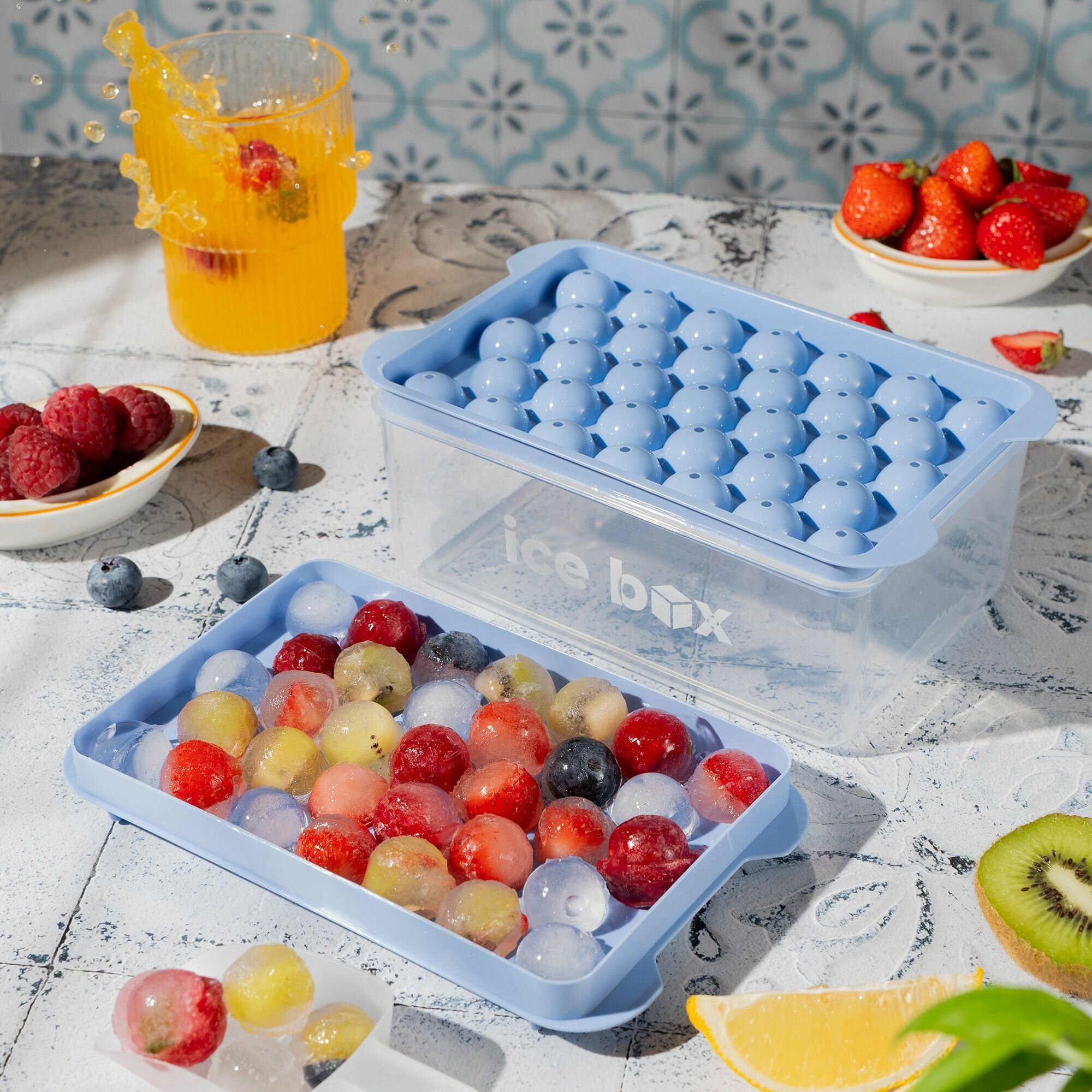 Форма для льда с крышкой и контейнером многоразовая