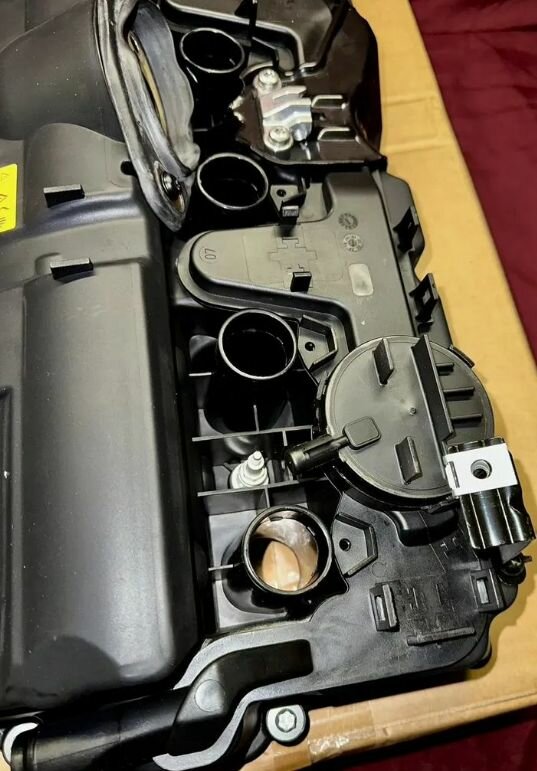 Bmw клапанная крышка арт. 11127552281, 1 шт.