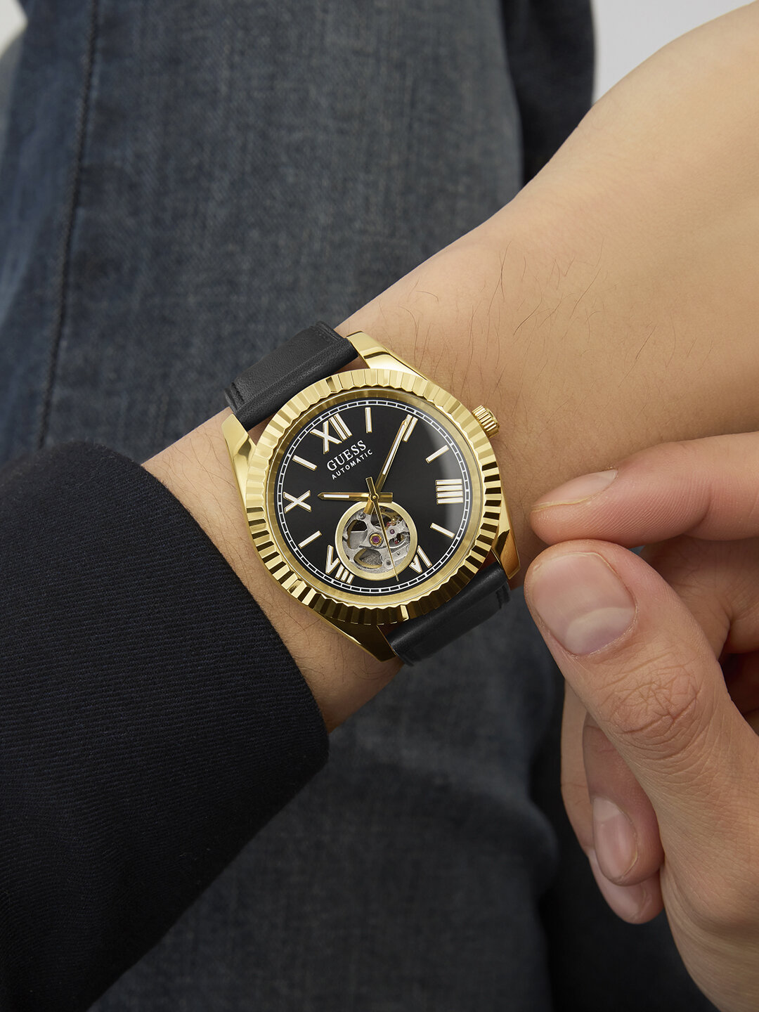 Наручные часы GUESS, золотой, черный