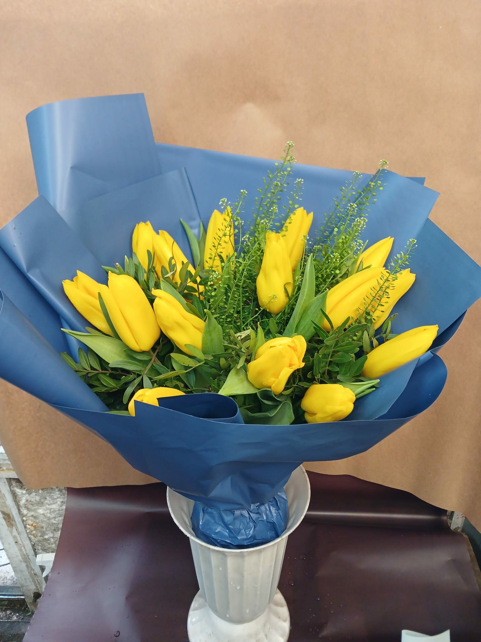 Букет из желтых тюльпанов