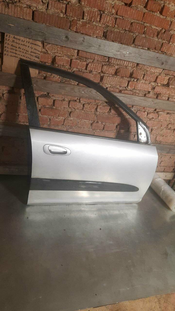 Дверь передняя правая Honda Civic 7 2001