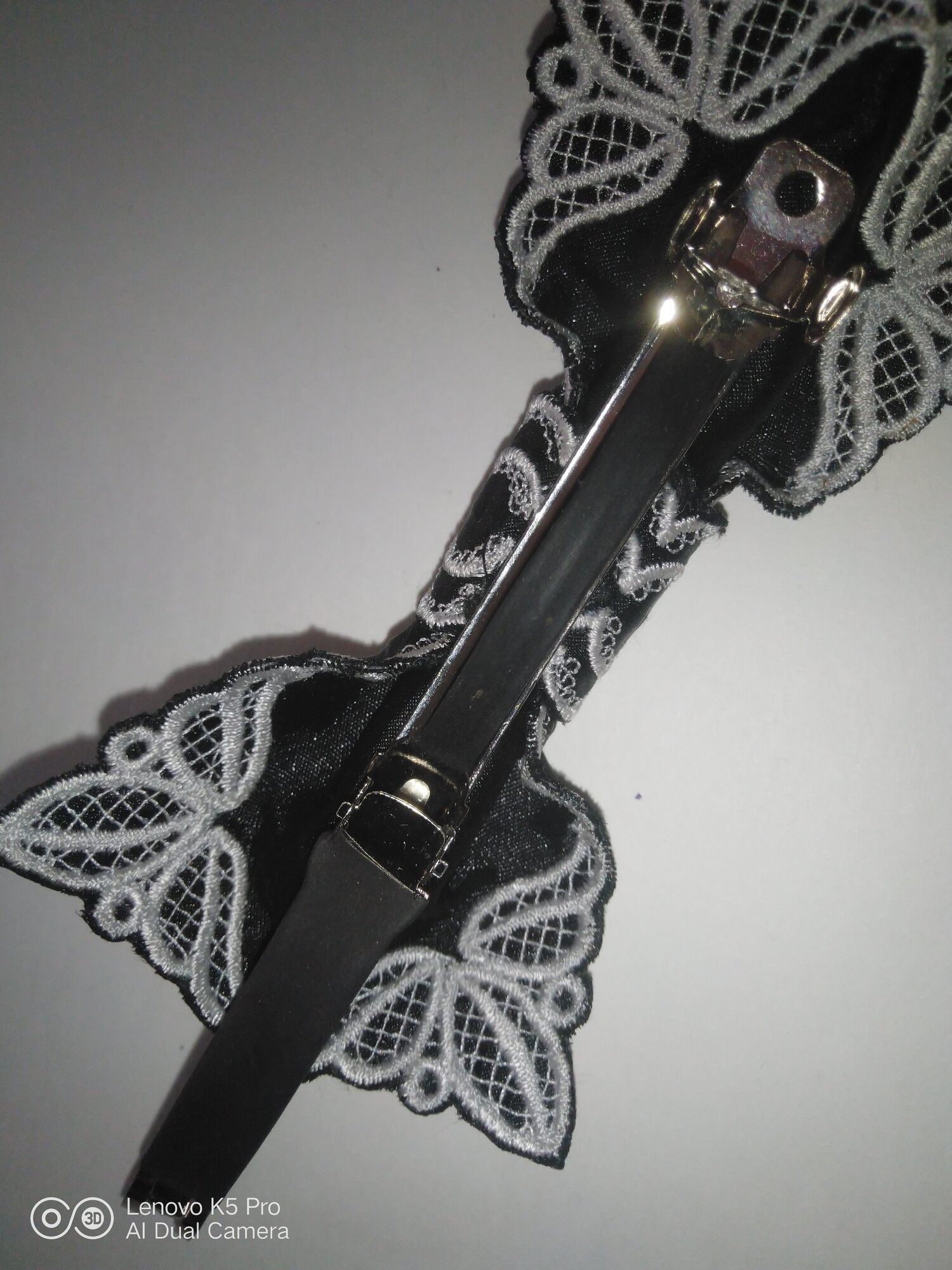 "Бант-автомат" - заколка для волос с вышивкой