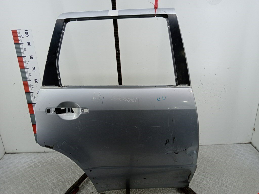 Дверь задняя правая Mitsubishi Outlander 1 арт. 1880567