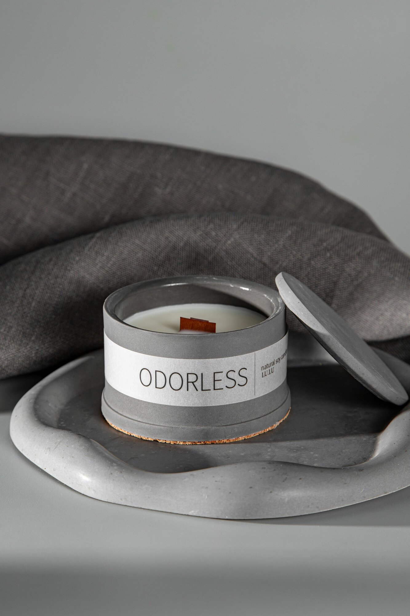 Свеча в гипсе ODORLESS GRAPHITE