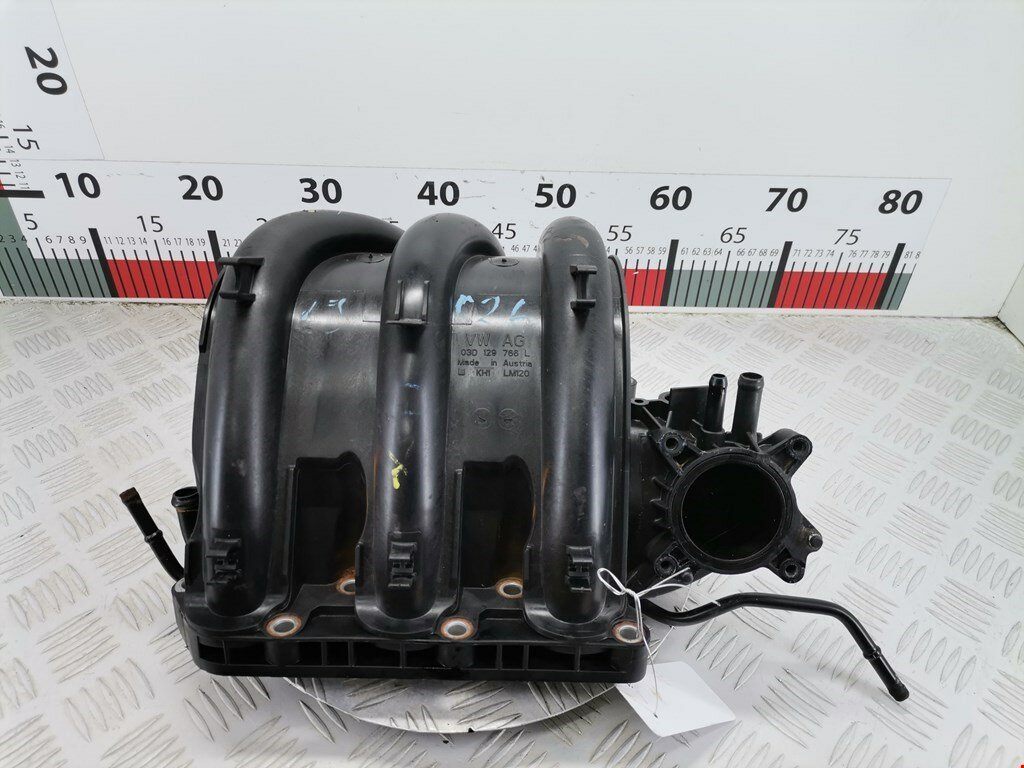 Коллектор впускной Volkswagen Polo 4 03D129743K арт. 2073460
