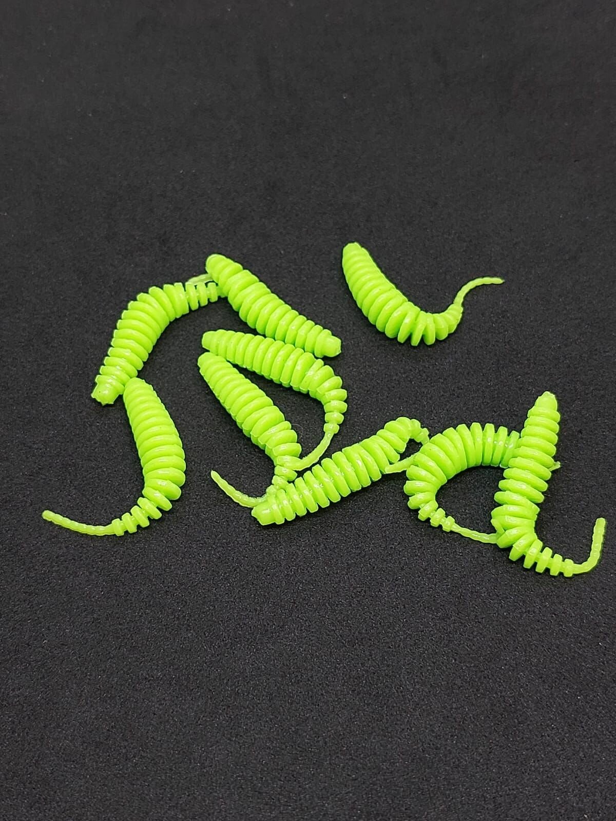 Форелевая силиконовая приманка WORM. Шартрез