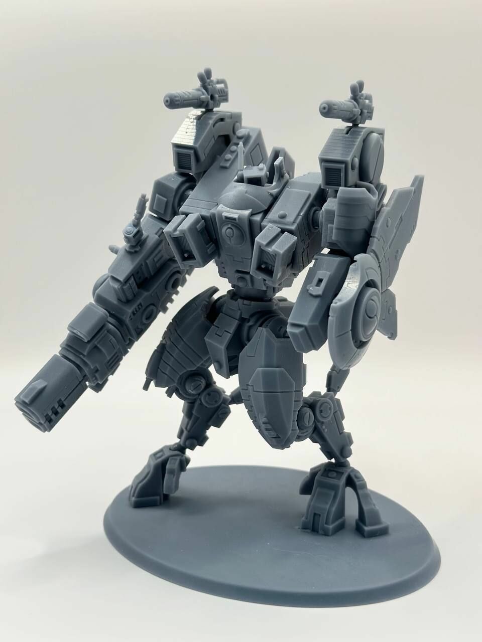 Миниатюра "T'au Empire: XV104 Riptide Battlesuit" Warhammer 40k Tau, НРИ. 1 штука.
