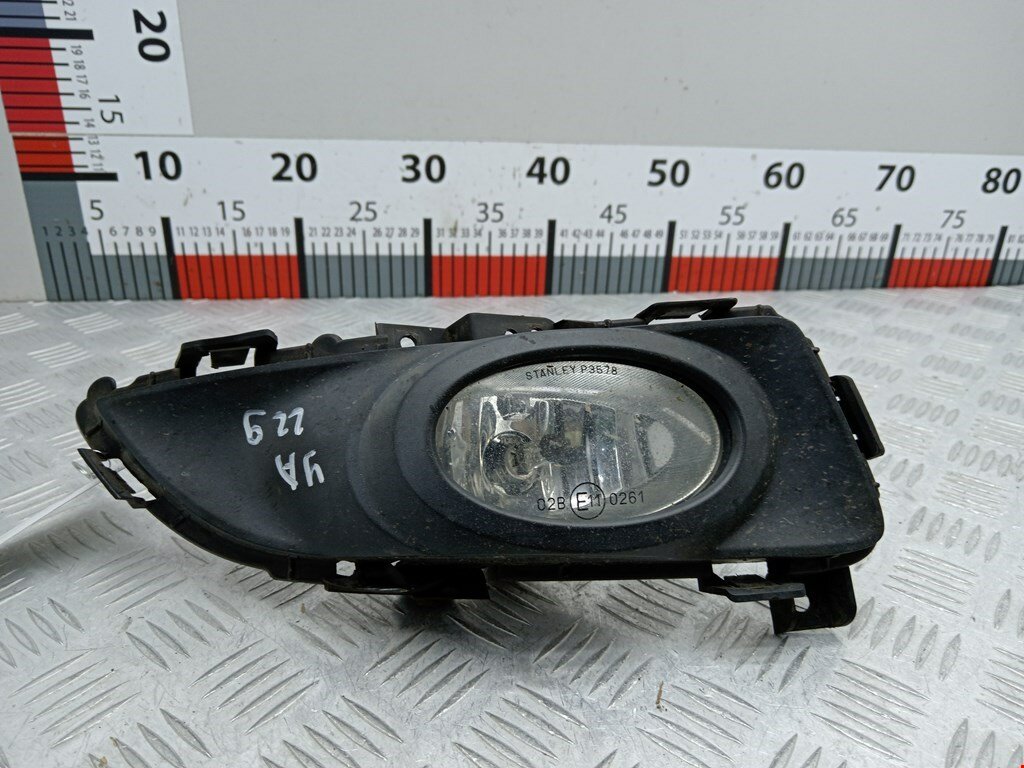Фара противотуманная правая Mazda 3 BK BR5V51680C арт. 2074745